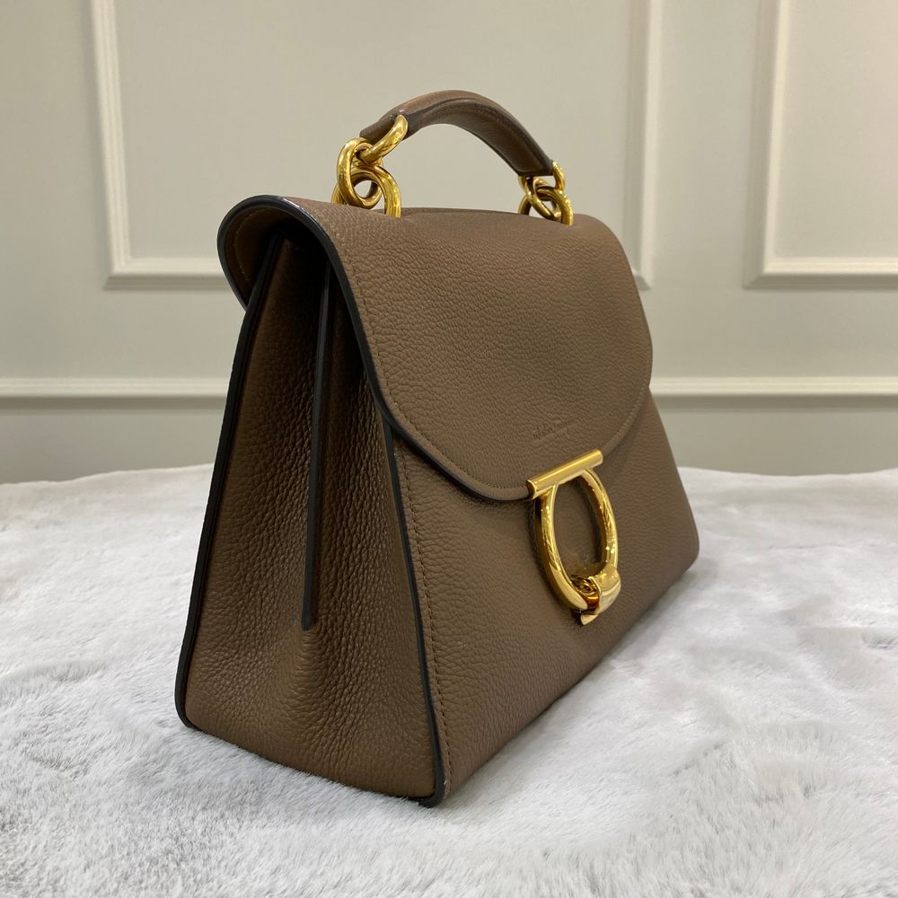 구구스 - No.1 중고 명품 기업