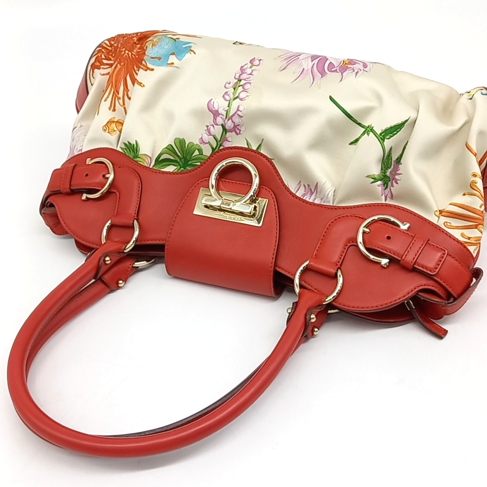 페레가모 간치니 숄더백 - 구구스 정품