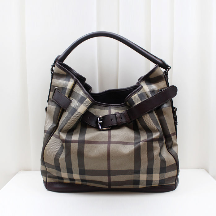 버버리 스모크 체크 PVC 벨트 미디엄 호보백 3690433 - 구구스 정품